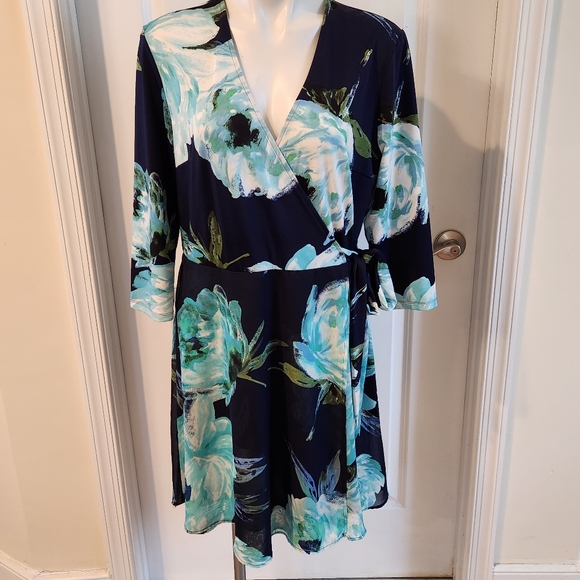 Beige by eci | Dresses | Beige By Eci Size 4 Floral Dress | Poshmark